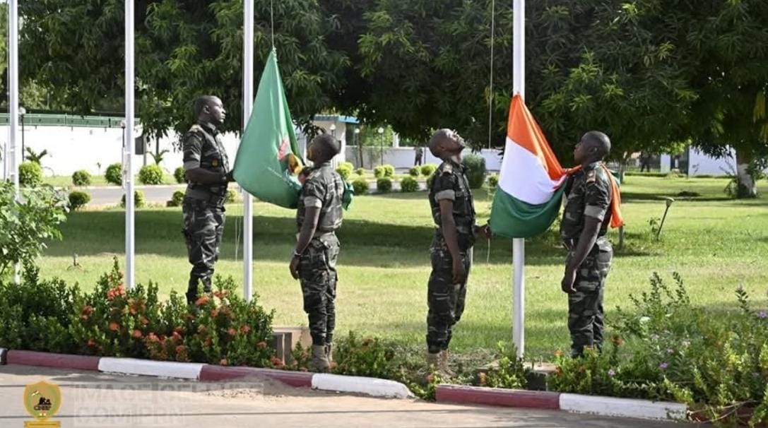 Niger : Première exécution solennelle de l’hymne de l’AES sous la ...